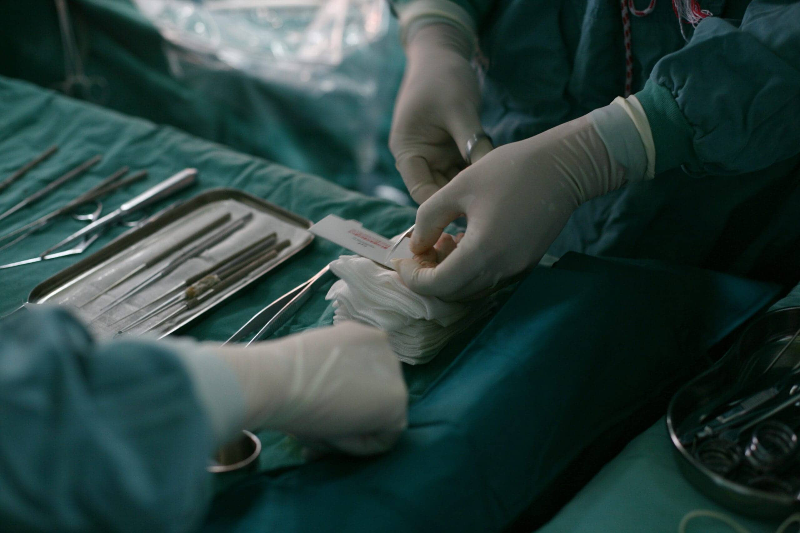 Chinese Surgical Team Replaces Man's Ear with Transplant Grown on Arm ...